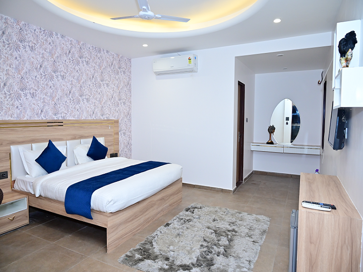 The Dwelling inn - Junior Suite Room, Greater Noida Near Pari Chowk